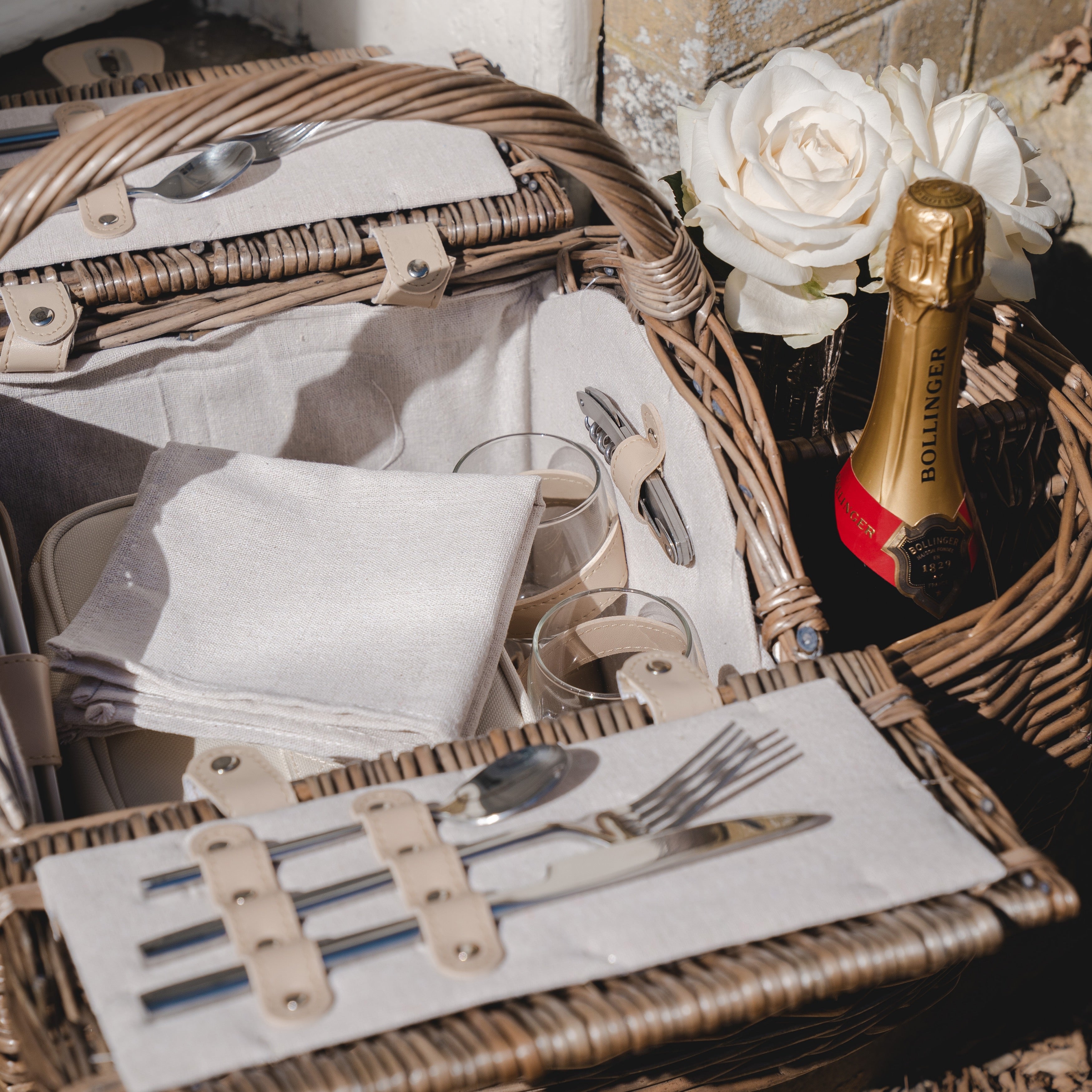 Two Person Boat Picnic Hamper – The Colourful Garden Company